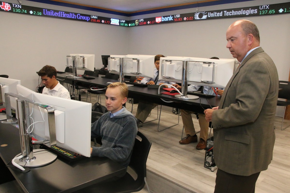 Better Business: New Club, Lab Prepare Students for Real World